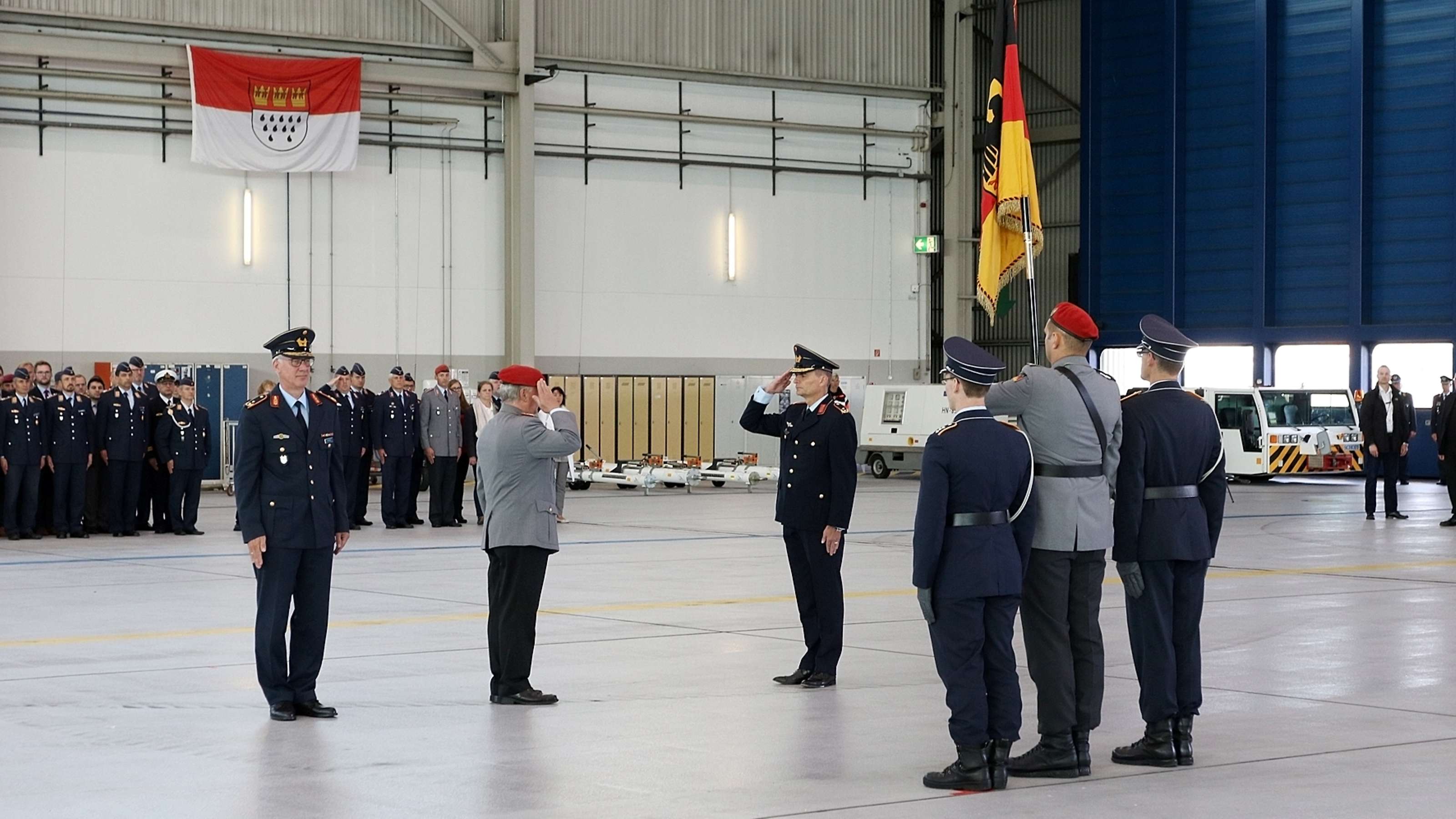 Wunderbar Luftfahrtamt Der Bundeswehr Bild