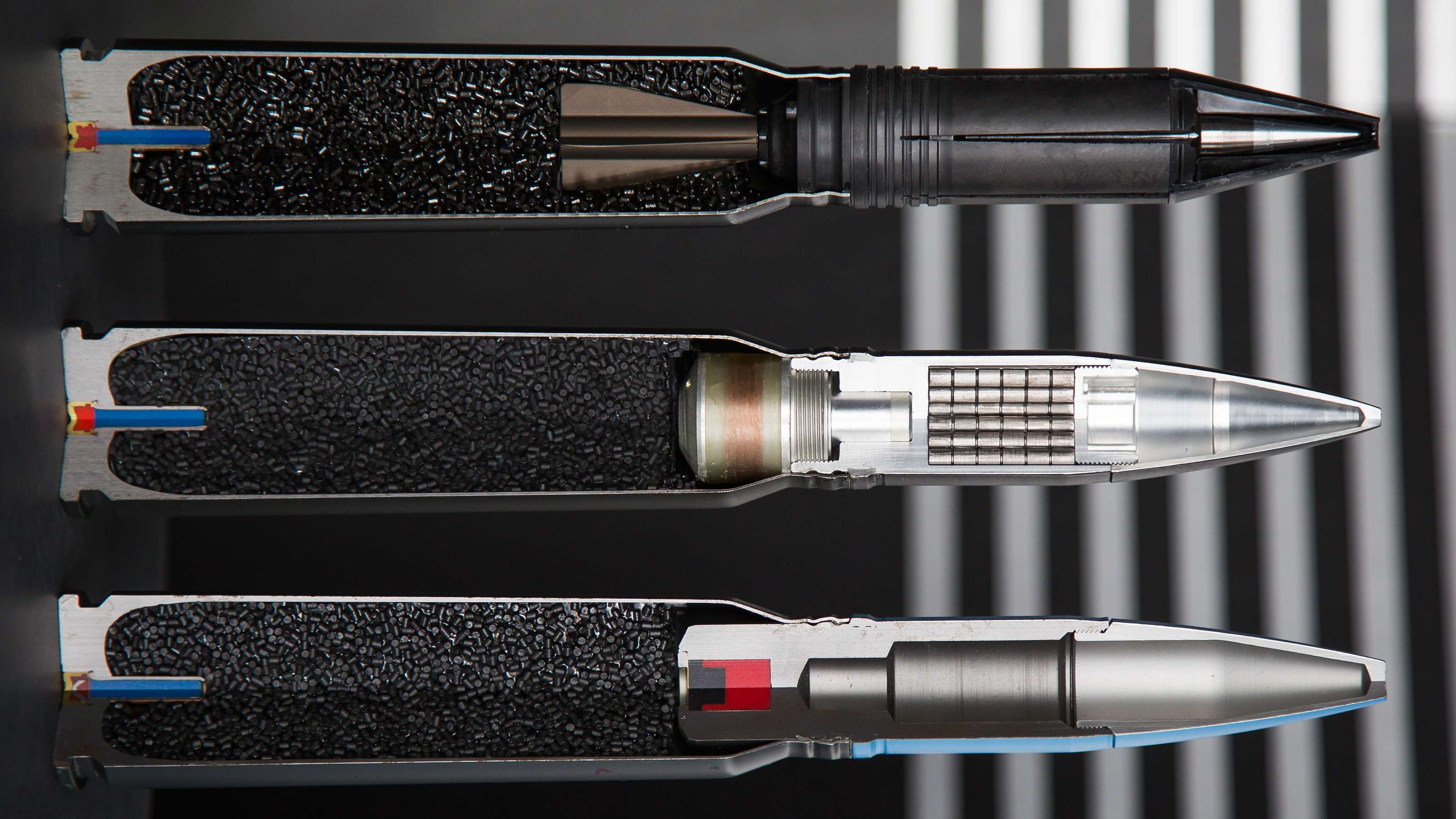 Munition für Schützenpanzer Puma und moderne Funkgeräte