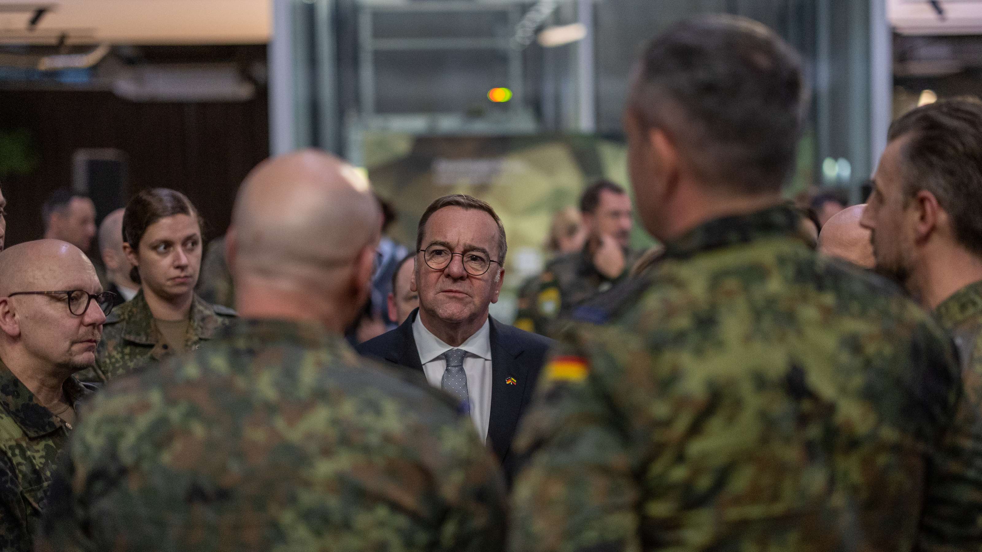 Brigade in Lithuania: Minister visits Bundeswehr in the Baltic region ...